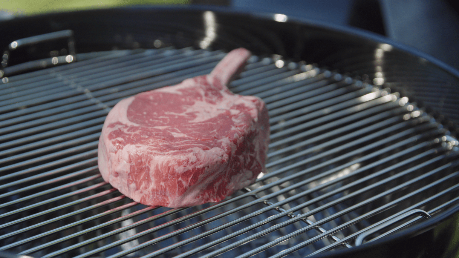 Burgers à l’effiloché de porc barbecue de Ricardo | IGA présente Vive ...